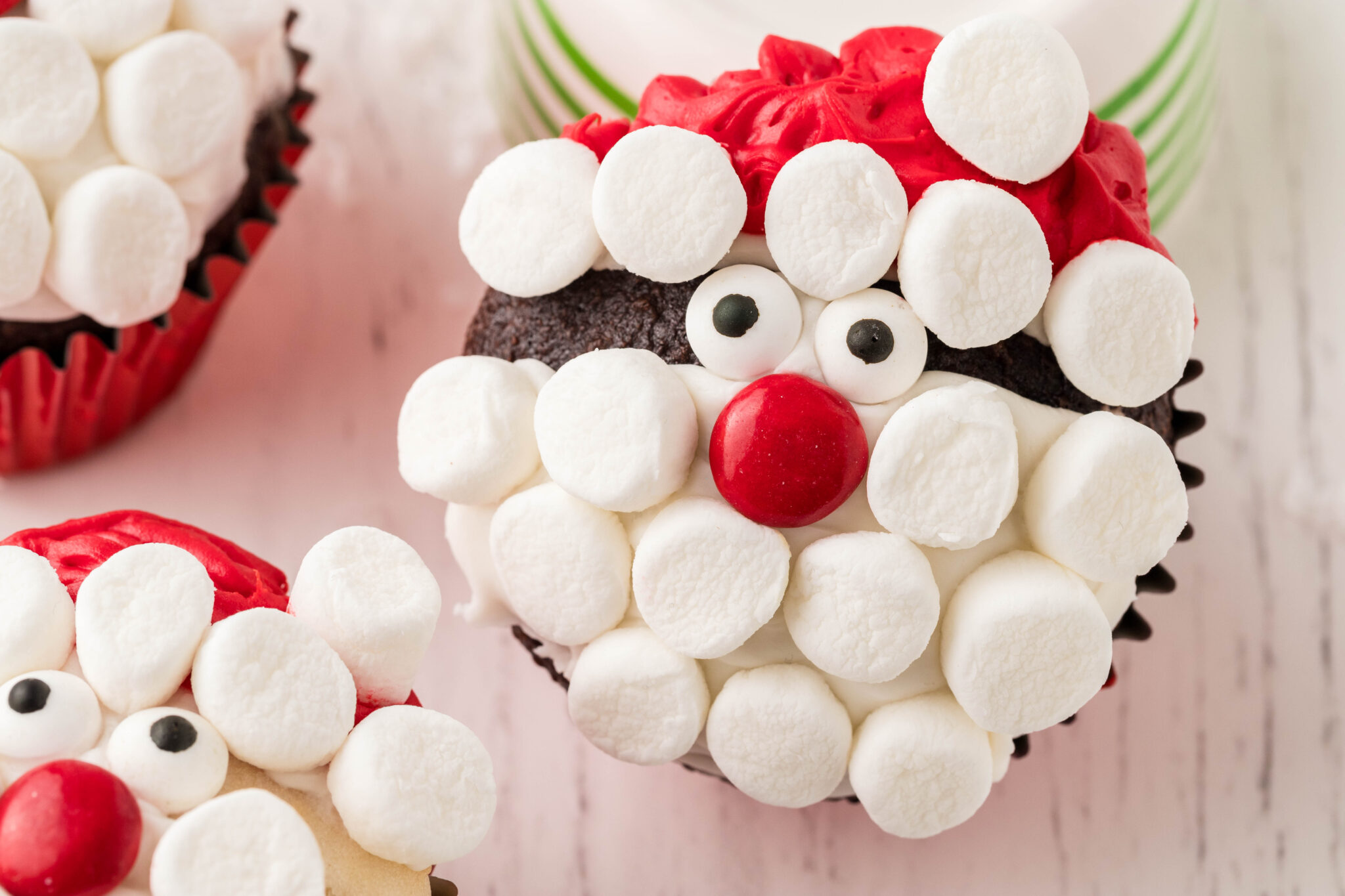 Santa Cupcakes {Easy and Fun for the Holidays!} - Hip Mama's Place