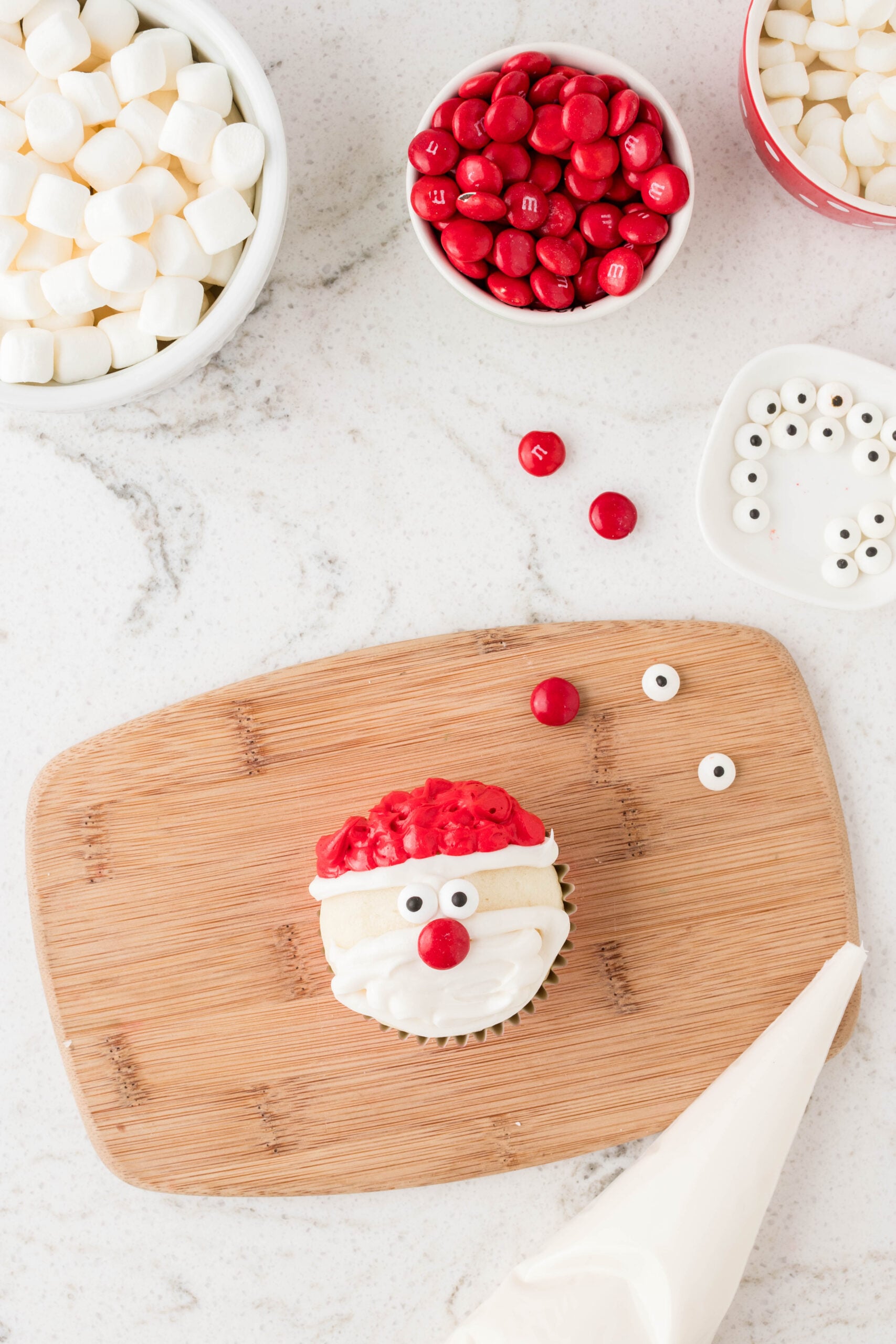 Santa Cupcakes {Easy and Fun for the Holidays!} - Hip Mama's Place
