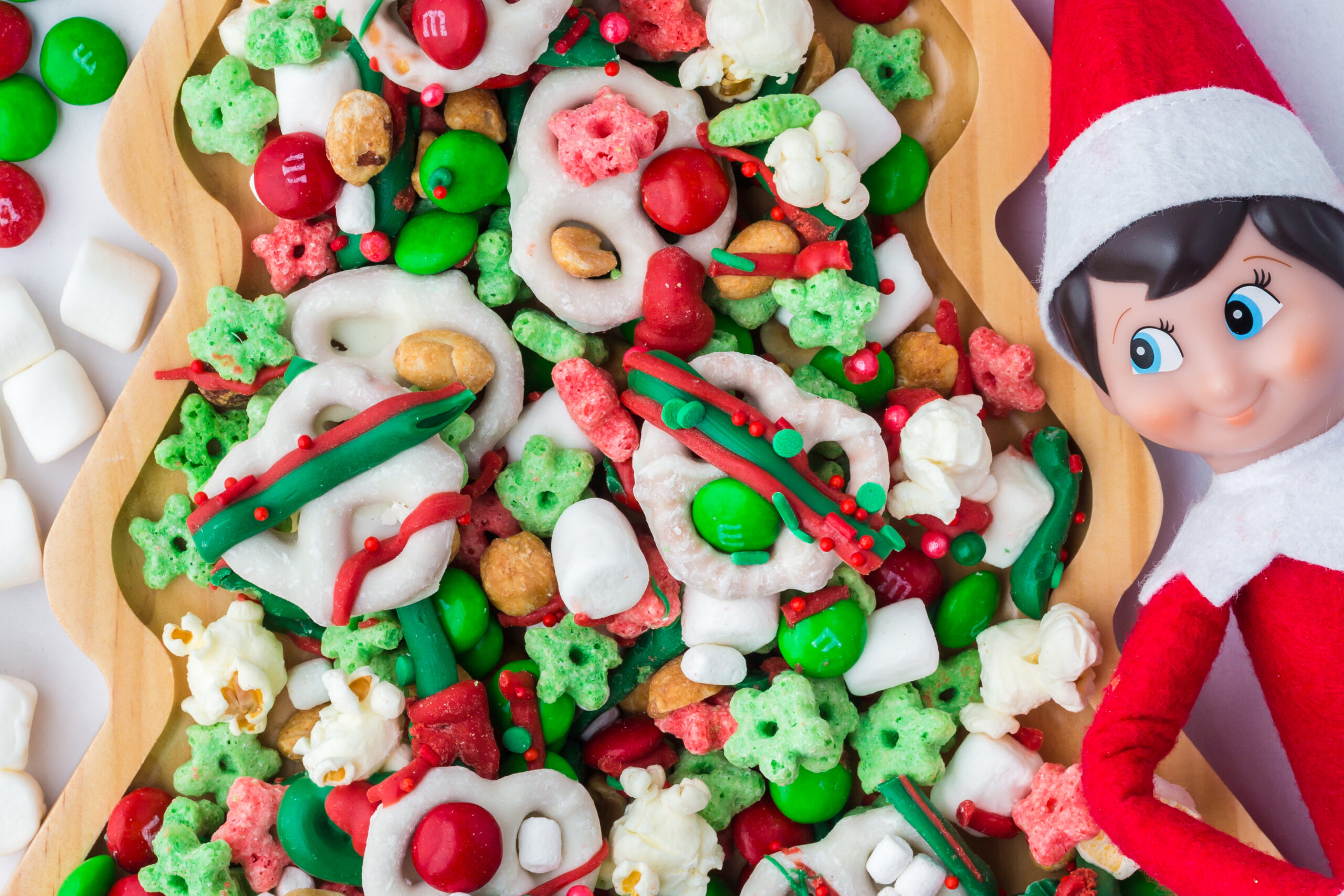Elf on the Shelf Mischief Munch (Easy Christmas Snack Mix) - Hip Mama's ...